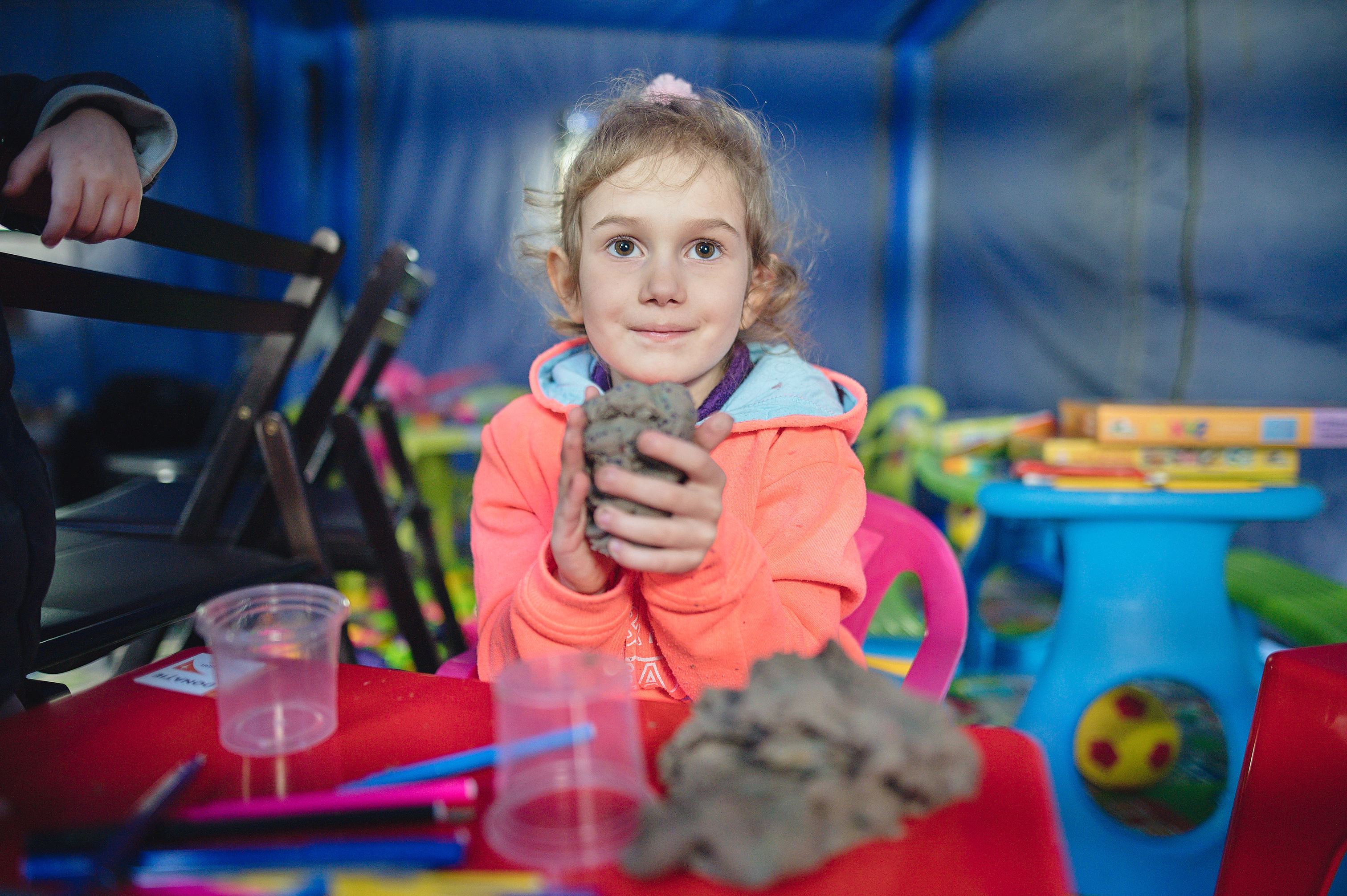 Donate to help children in Ukraine | World Vision UK